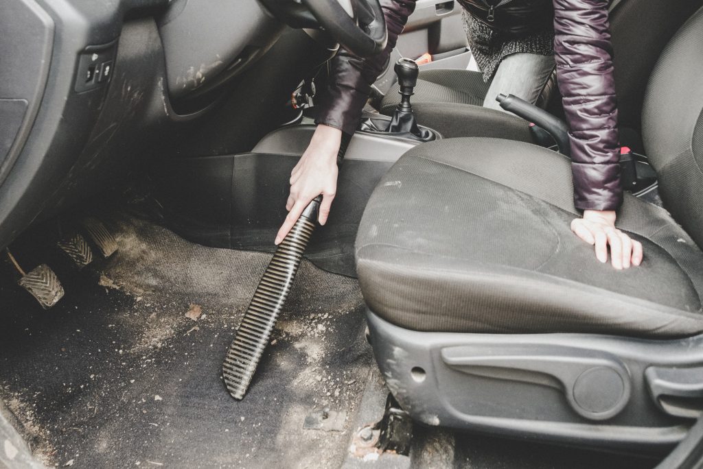 8 Tips to Keep Your Car Clean With Kids