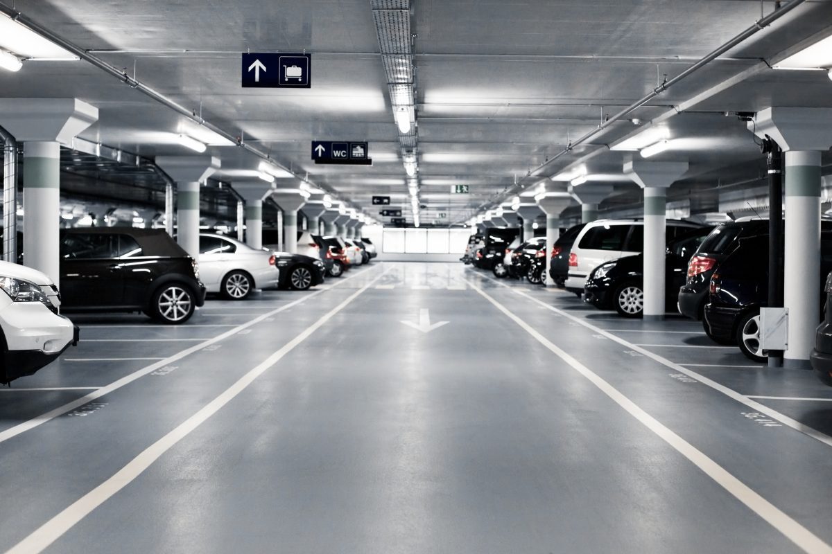 4 Useful Parking Tips to Protect Your Car from Damage